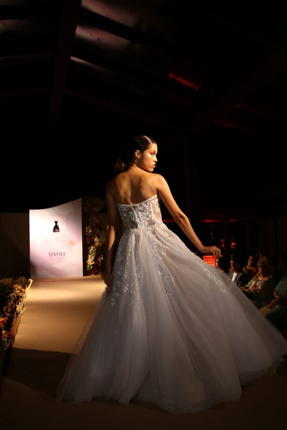 Estilista Lethicia Bronstein reúne vestidos de noivas famosos em ...