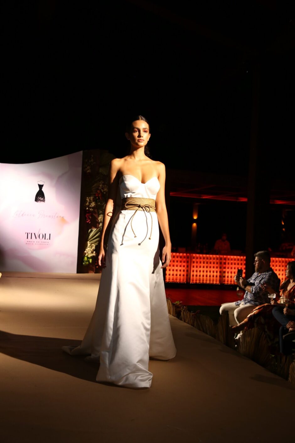 Estilista Lethicia Bronstein reúne vestidos de noivas famosos em ...