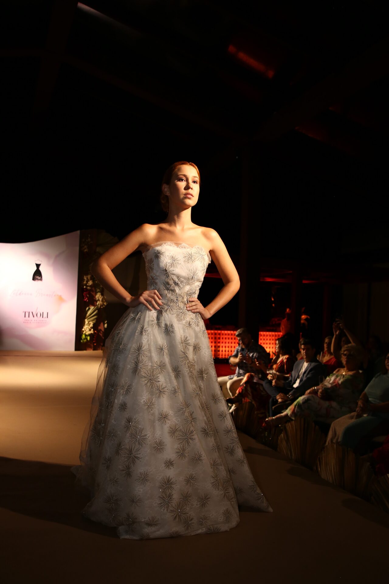 Estilista Lethicia Bronstein reúne vestidos de noivas famosos em ...